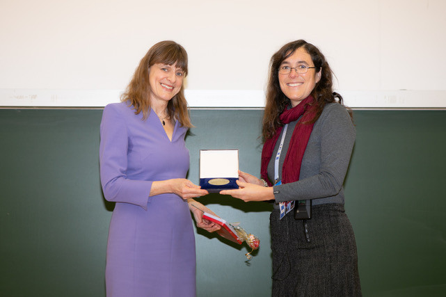 Professor Dr. Katja Ickstadt receives the Susanne Dahms Medal ...
